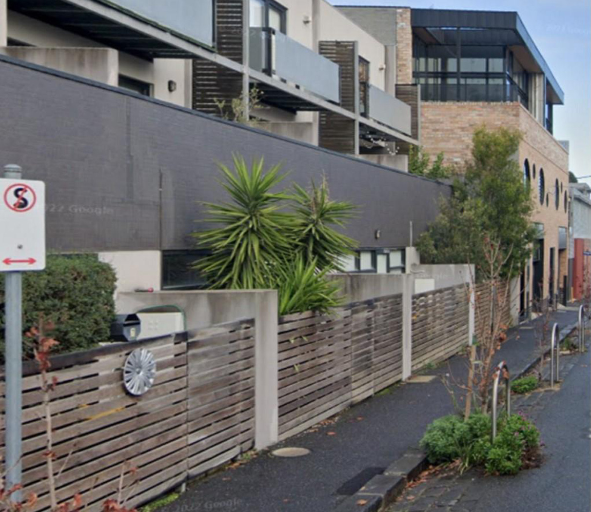 Bluestone channel raingarden tree pit | City of Melbourne