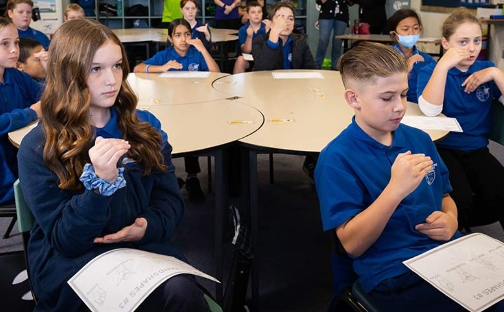 Winning language program advances Auslan in Australian schools | City ...